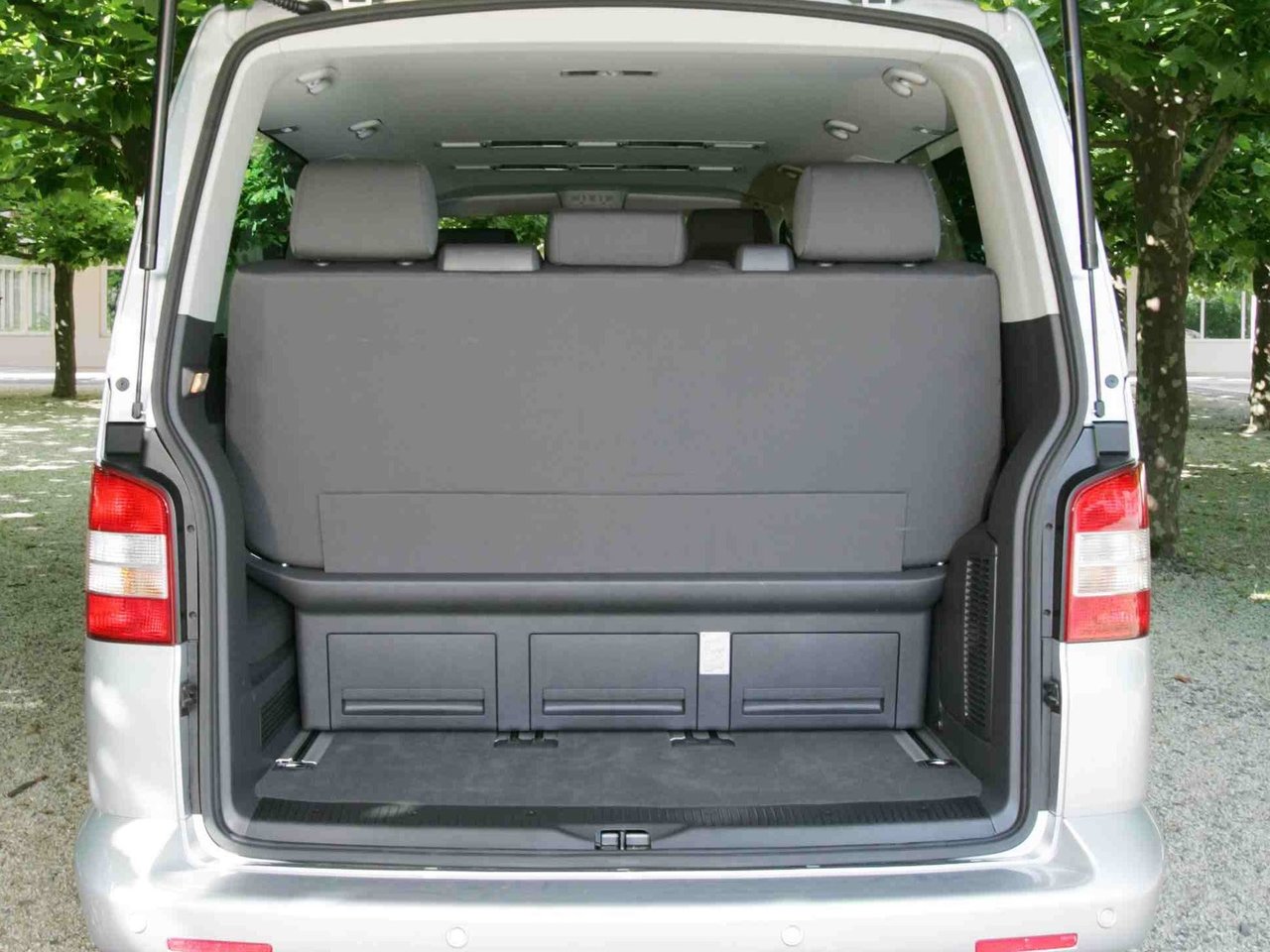 Volkswagen Multivan (T5) 2.5 TDI (174 Hp)